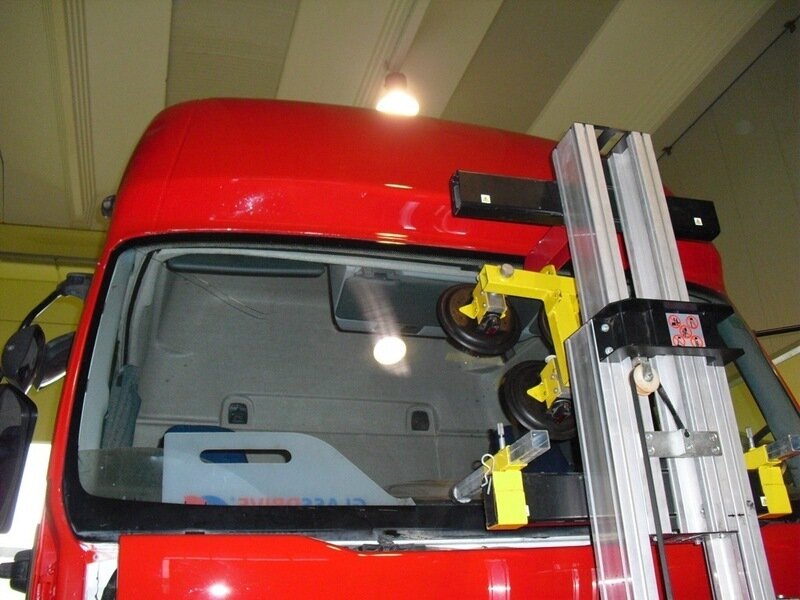 Cam ve cam ürün üreticisi Secure Glass Riparazione Sostituzione Vetri Auto, Sardunya, foto