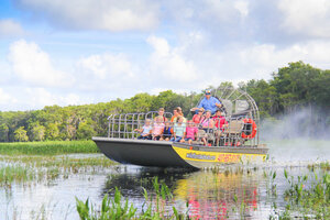 Wild Florida Airboats & Gator Park (United States, Kenansville, 3301 Lake Cypress Rd), parklar ve ormanlar  Florida Eyaleti'nden