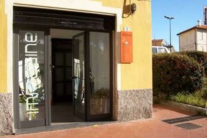 Parrucchiera Immagine (Liguria, Imperia, Via 25 Aprile), kuaförler  Imperia'dan