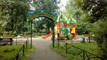 Детская плошадка (Saint Petersburg, Kalininskiy District, munitsipalny okrug № 21), oyun alanı  Saint‑Petersburg'dan