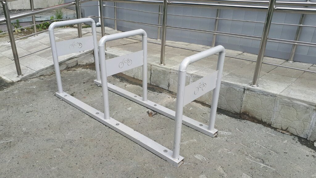 Bisiklet park yerleri Велопарковка, Yekaterinburg, foto