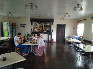 У дяди Вовы (Korablyovskaya ulitsa No:3, selo Aleksandrovskoye), kafe  Kirovskaya oblastından