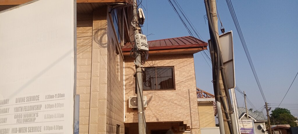 Protestan kilisesi Christ Apostolic Church Kwashieman, Akra, foto