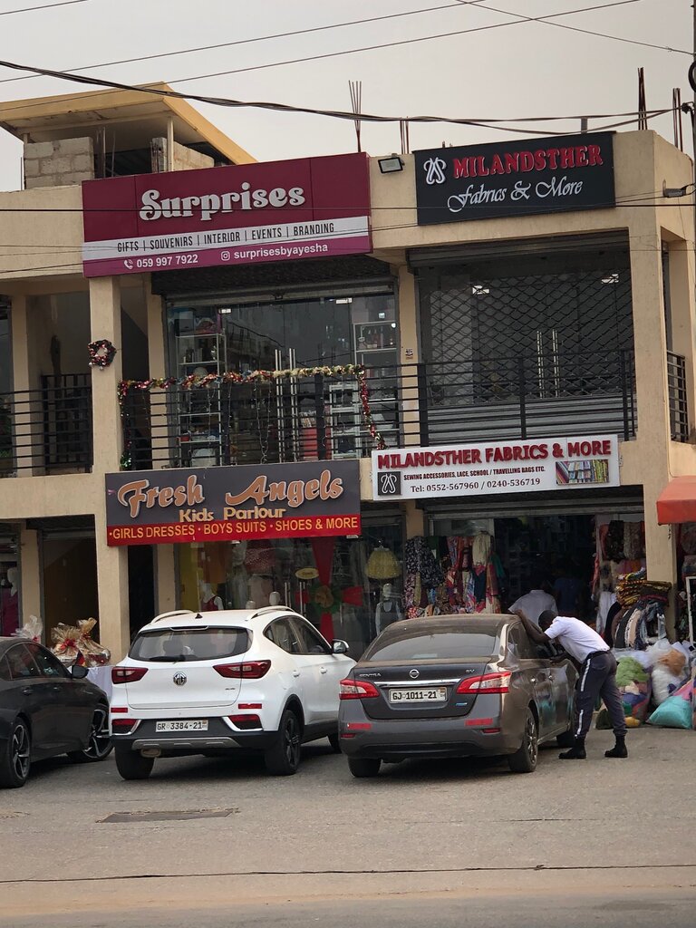 Hediyelik eşya mağazaları Surprises by Ayesha, Akra, foto