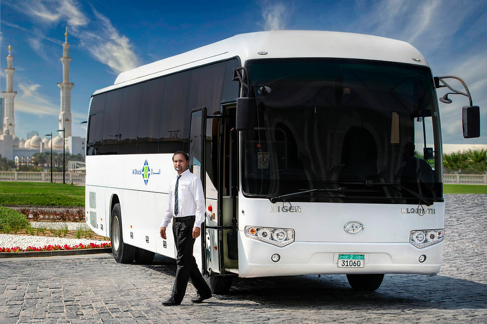 Otomobil servisi Al Ghazal Transport, Abu Dabi, foto