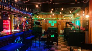 Leprechaun (Troitskaya ulitsa No:с1), bar  Krymsk'ten