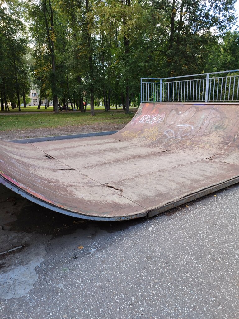 Spor alanı Скейт-парк, Kirov, foto