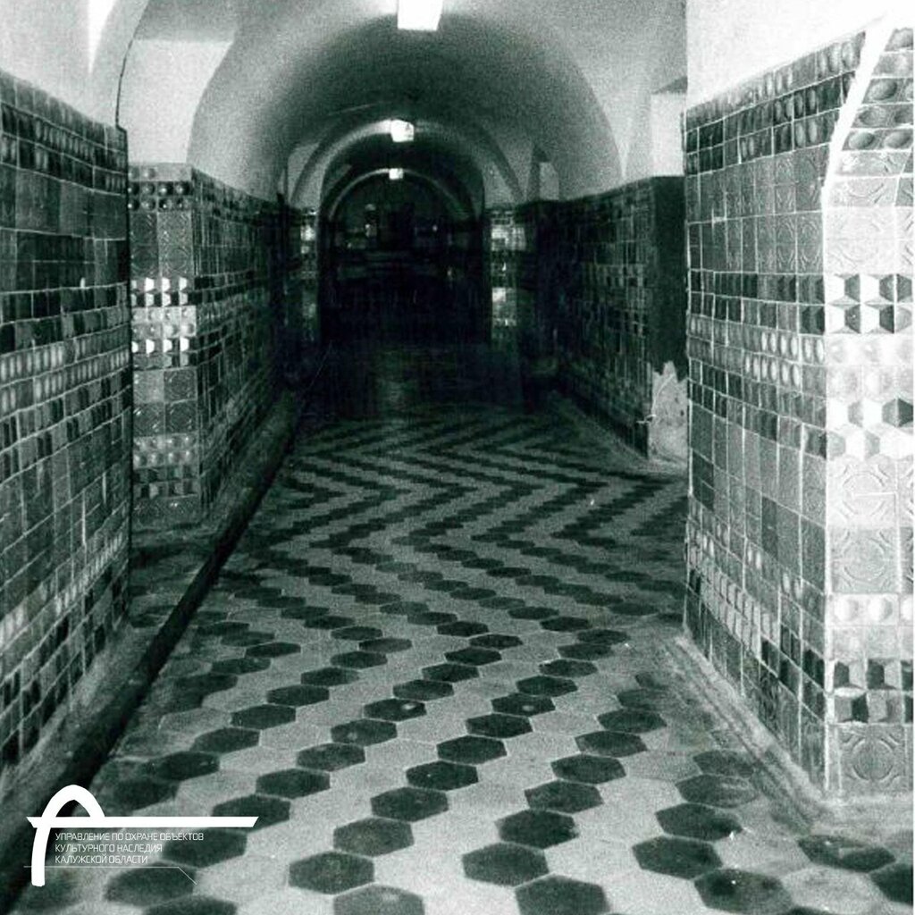 Turistik yerler Дом Госбанка, XIX век, Kaluga, foto