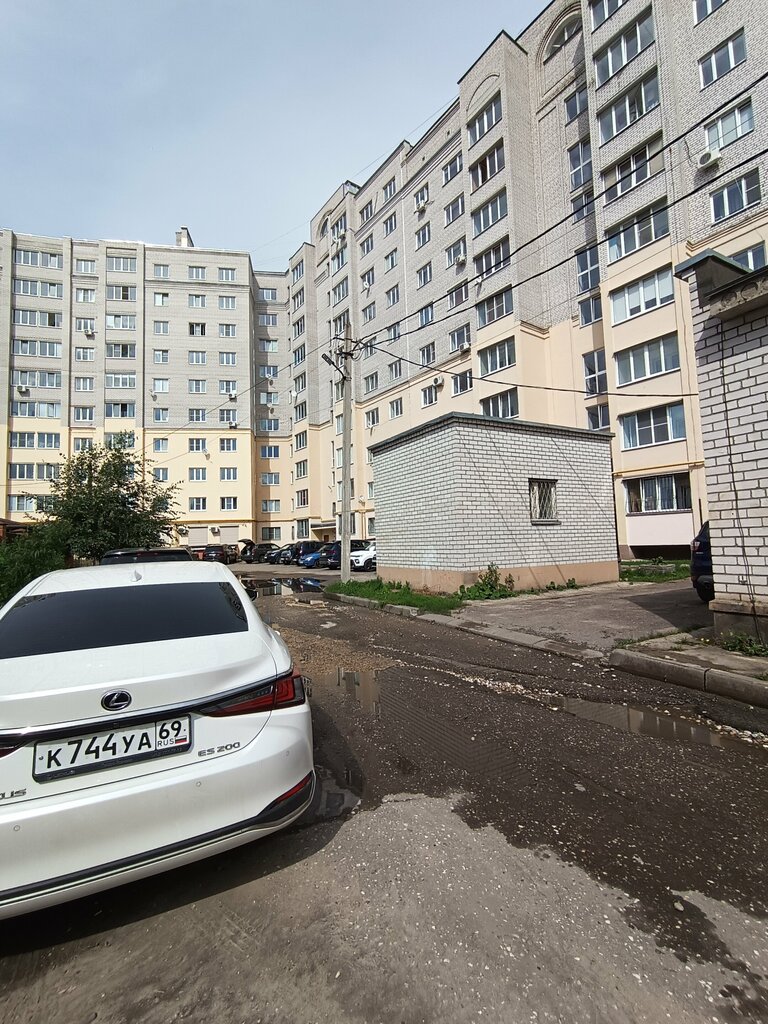 Konut blokları На ул. Коробкова, Tver, foto