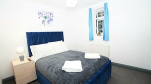 5Bed Spacious House Free Parking (England, Royal County of Berkshire, Borough of Slough, Farnham Road), otel