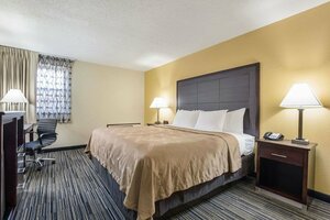 Quality Inn (2200 South Court Street,Grayville,Illinois 62844,), otel  İllinois'dan