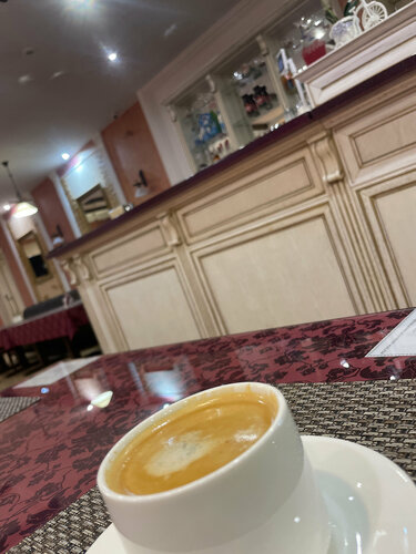 Kafe Sofiya, Uren, foto