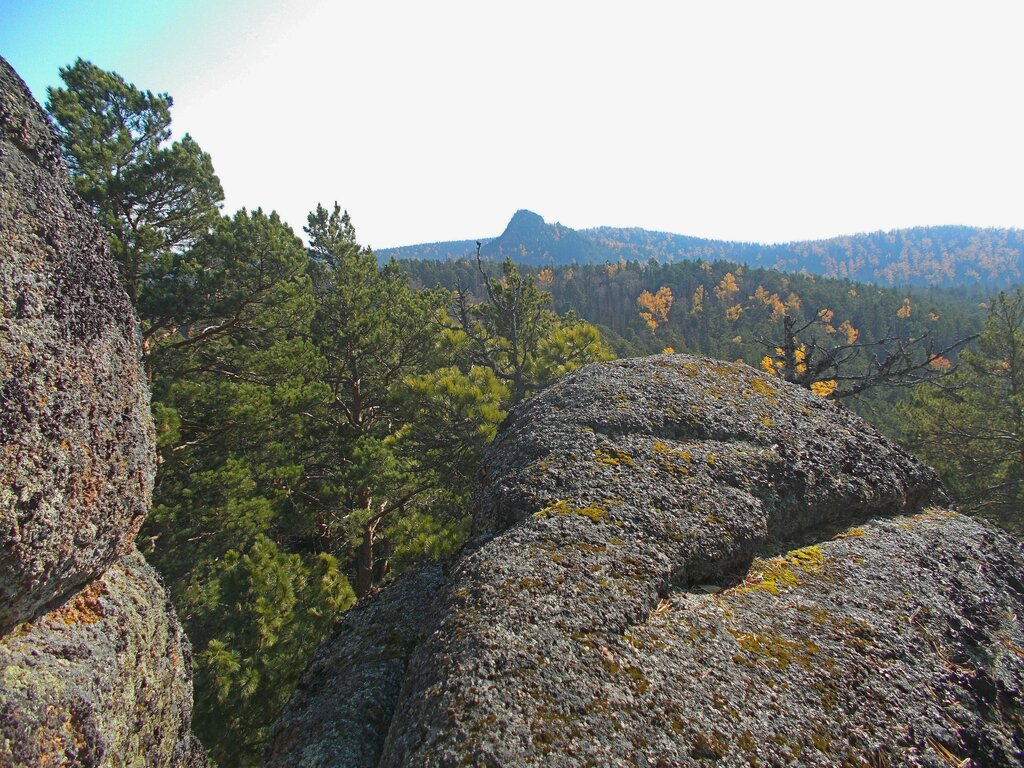 Dağ zirvesi Скала Кабарга, Krasnoyarski krayı, foto