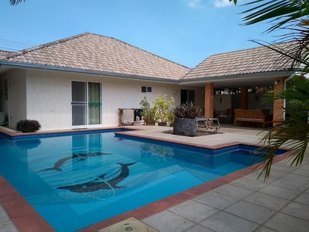 Otel Baansiesom Private Pool Villa, Dünya, foto