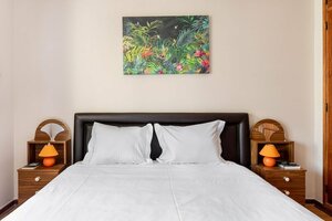 Altido Gorgeous 2-Bed Apt In Alcabideche W/Parking (Lisboa, Cascais, Rua de Bragança, 3), otel  Cascais'ten