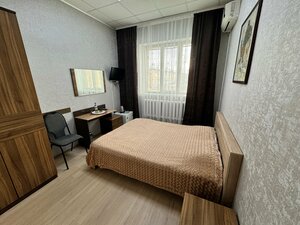 Piramida (ulitsa Voroshilova No:2А), otel  Soroçinsk'ten