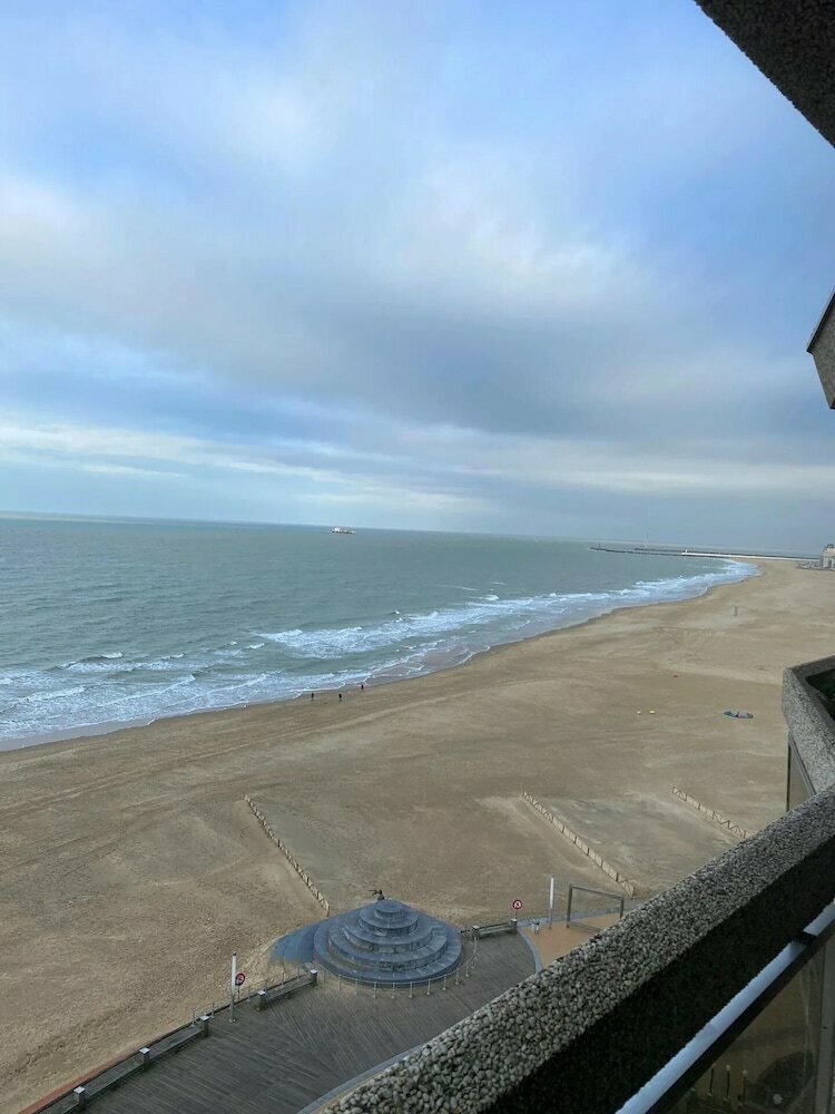 Otel Beautiful 1-bed Apartment in Oostende, Batı Flandre, foto