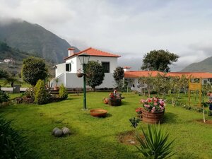 Granny's Farm (Estrada Regional 208,Sitio Das Ginjas,9240-209 São Vicente,), otel  Madeira'dan