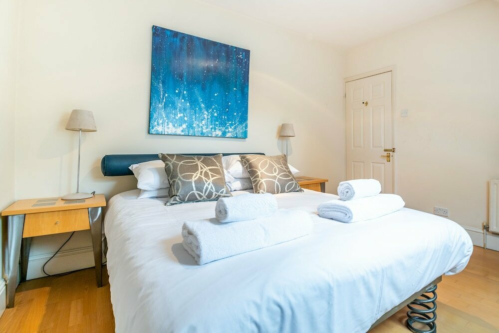 Otel Charming Wimbledon Park Home close to Putney Heath, Londra, foto