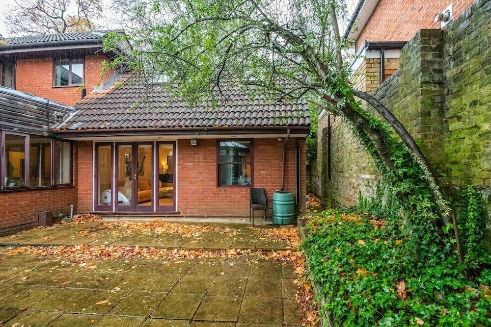 Otel Charming Wimbledon Park Home close to Putney Heath, Londra, foto