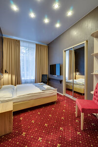The Red (2nd Sovetskaya Street No:18), otel  Saint‑Petersburg'dan