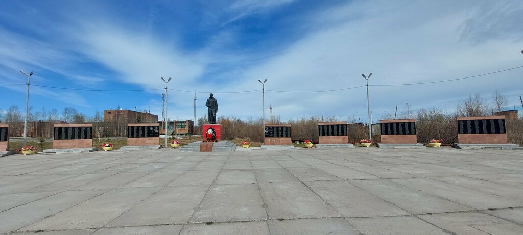 Anıt, heykel Монумент Победы в Великой Отечественной войне 1941-1945, Igarka, foto