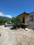 Гостевой дом с садом (ulitsa Lakrba No:20А), konuk evi  Gagra'dan