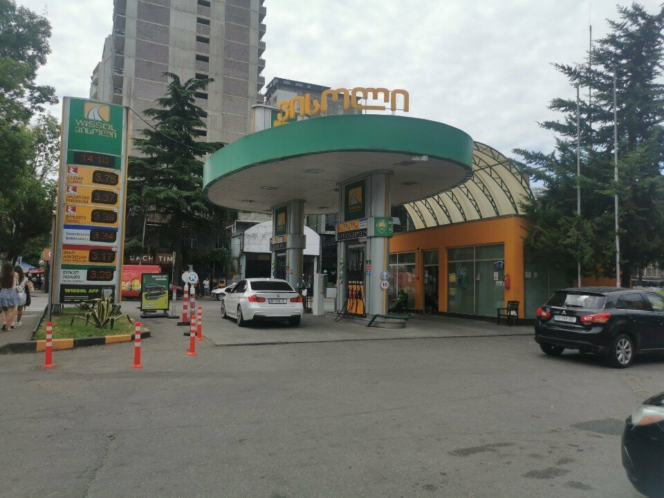 Benzin istasyonu Wissol, Batum, foto