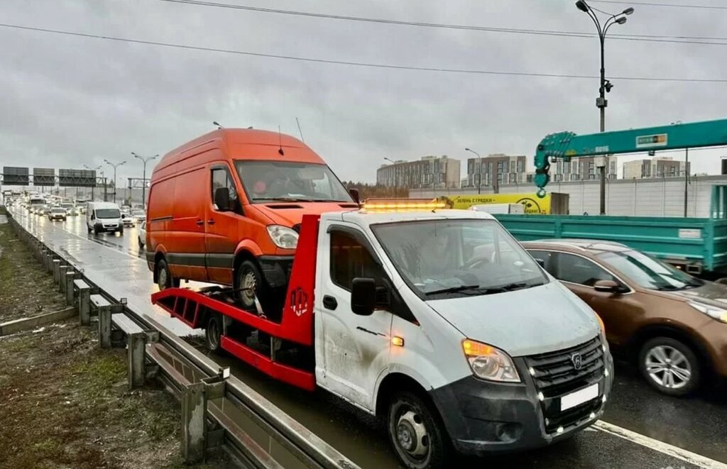 Çekici hizmeti Эвакуатор Зевс, Saint‑Petersburg, foto