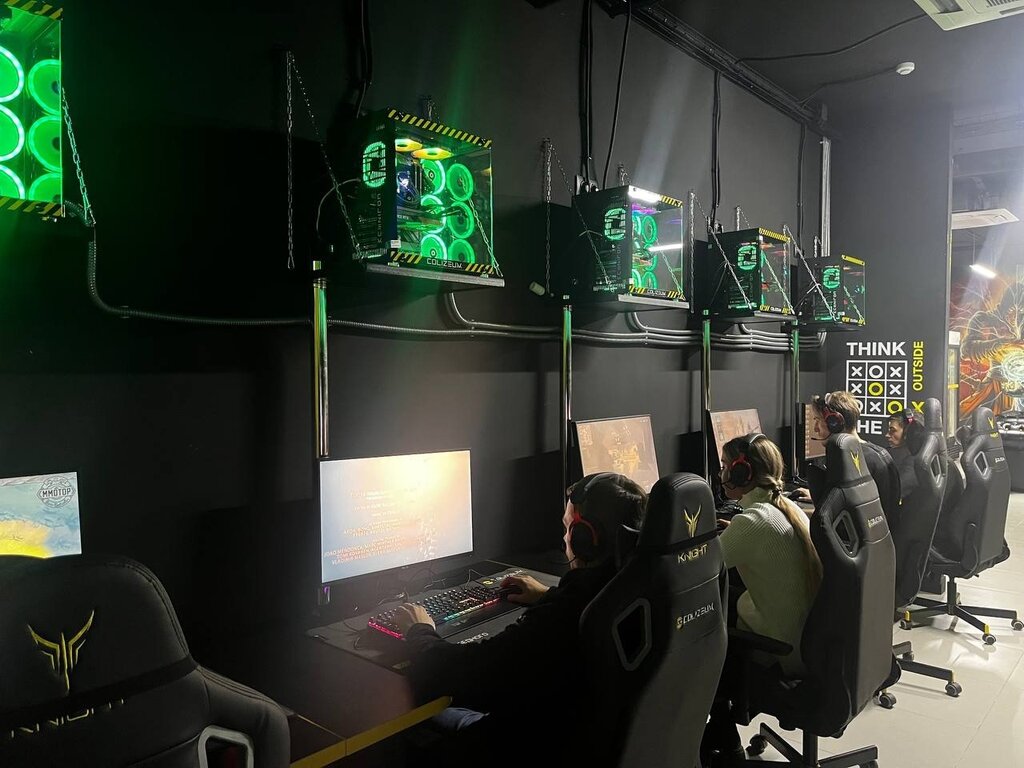 Bilgisayar kulübü Colizeum, Yekaterinburg, foto