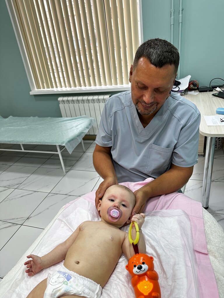 Kemik hastalıkları doktoru Osteopath Leonenko A. A., Saint‑Petersburg, foto