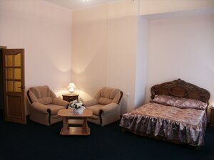 Hotel Uspenskaya (Uspenskaya Square No:3/2/1), otel  Ugliç'ten