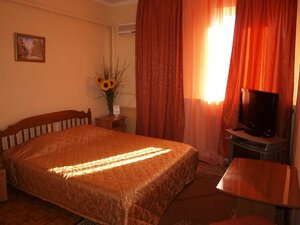 Motel 3in1 (Aeroportovskaya ulitsa No:57), otel  Krasnodar'dan