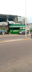 Green (Brazzaville, Commune de Poto-Poto, Avenue de l'Indépendance), bar  Brazzaville'den