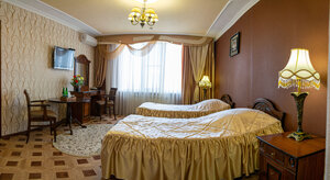 Grand Plaza (ulitsa Ordzhonikidze No:42, Georgievsk), otel  Georgievsk'ten
