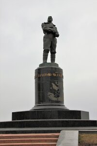 Valery Pavlovich Chkalov (Nizhniy Novgorod, Georgievskiy Exit), anıt, heykel  Nijni Novgorod'dan