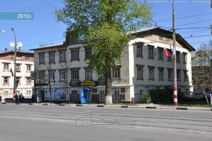 Бюст Валерия Павловича Чкалова (Oktyabrskoy Revolyutsii Street No:58), anıt, heykel  Nijni Novgorod'dan