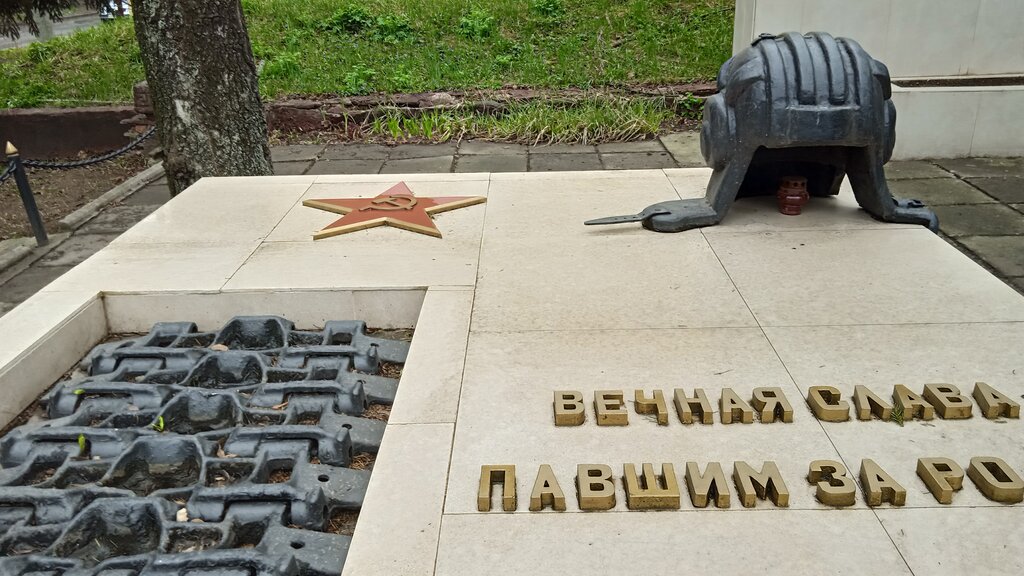 Anıt, heykel К.М. Блинов, Kursk, foto