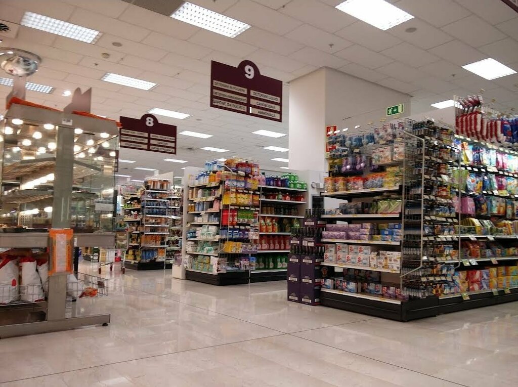 Süpermarket Esselunga, Bergamo, foto