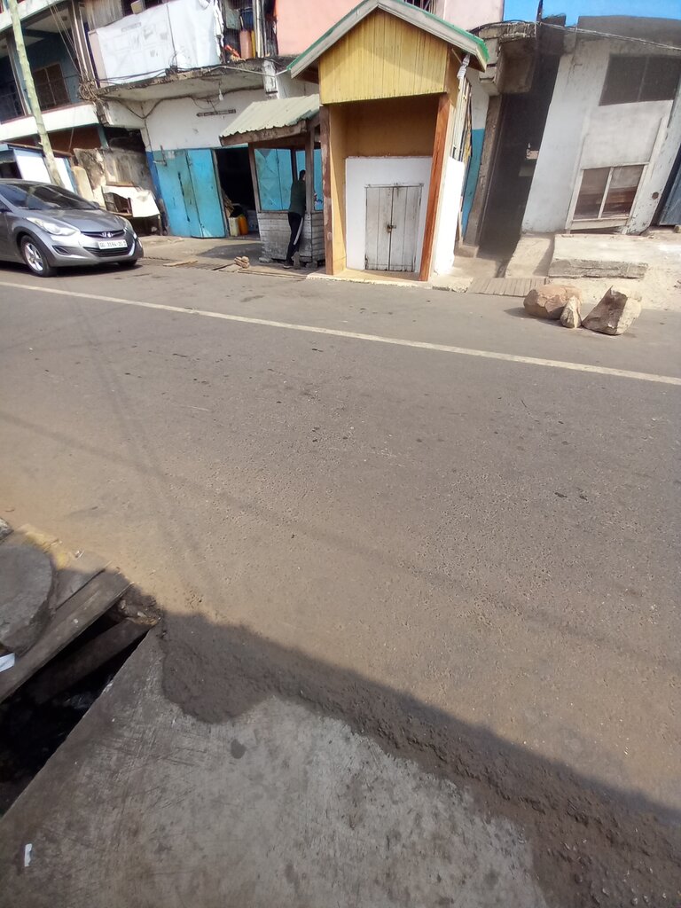Mobilya aksesuar ve parçaları Ali Abubakar Furniture Shop, Akra, foto