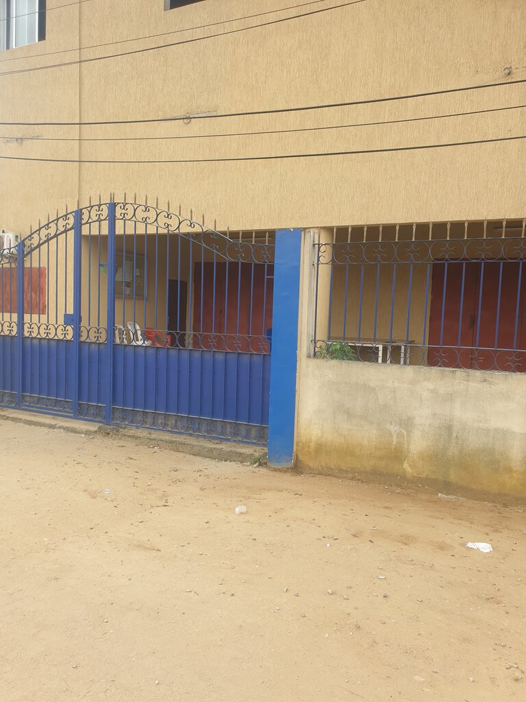 Protestan kilisesi Protestant Baptist Church Works and Mission, Abican, foto