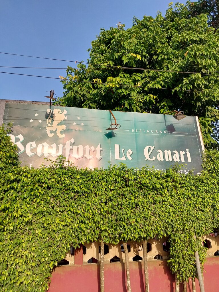 Restoran Beaufort le canari de yop maroc, Abican, foto