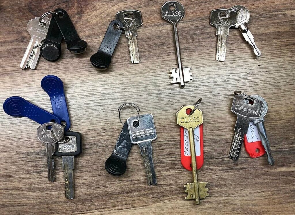 Metal eşya tamircileri Ключи-Заточка-Замки, Krasnodar, foto