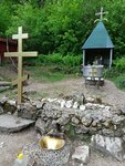 Святой источник Пантелеймона Целителя (Republic of Adygea, Maykopsky District, Kamennomostskoye selskoye poseleniye, posyolok Pobeda, Rodnikovaya ulitsa), pınar, çay  Adıge Cumhuriyeti'nden