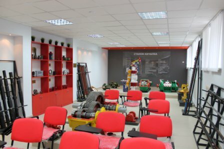 Yüksekokul Gosudarstvennoye byudzhetnoye obrazovatelnoye uchrezhdeniye srednego professionalnogo obrazovaniya Krayevoy politekhnichesky kolledzh, Çernuşka, foto