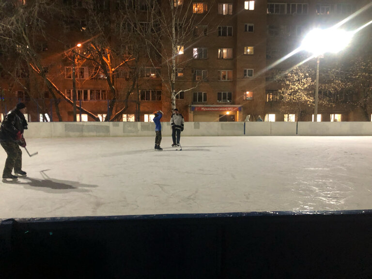 Buz pateni pistleri Ice rink, Reutov, foto