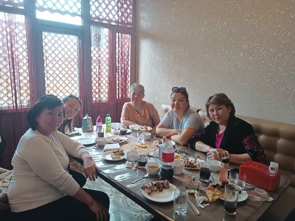 Kahve dükkanları Shashlik Paradise, Almatı eyaleti, foto