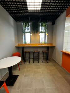 Sushi shop (25 Let Oktyabrya Street No:8, Zapadniy Subdistrict), suşi restoranı  Domodedovo'dan