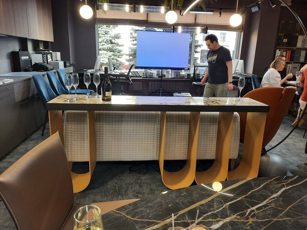 i̇ç dekorasyon ürünleri Salon interyera 4Room, Yekaterinburg, foto