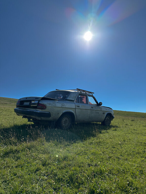 Dağ zirvesi Kharnaran, Aragatsotn, foto